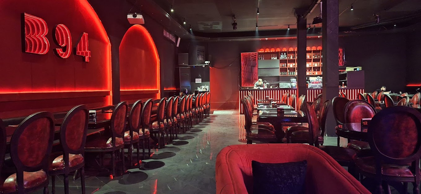 کافه رستوران B94 : اطلاعات، منو و آدرس - کافه گردی تهران