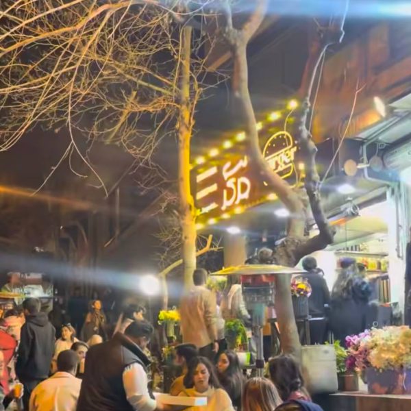 برگر لب : اطلاعات، منو و آدرس - کافه گردی تهران